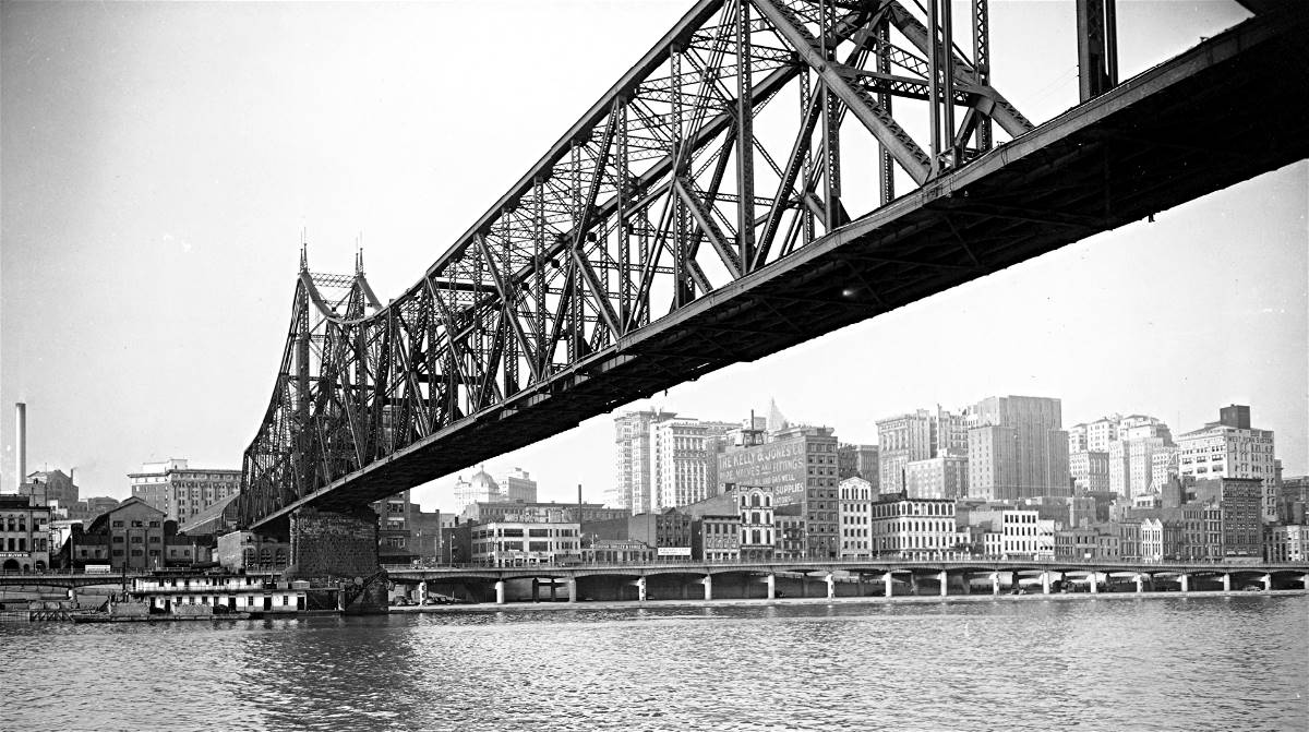 The Wabash Pittsburgh Terminal Railway and the Wabash Bridge